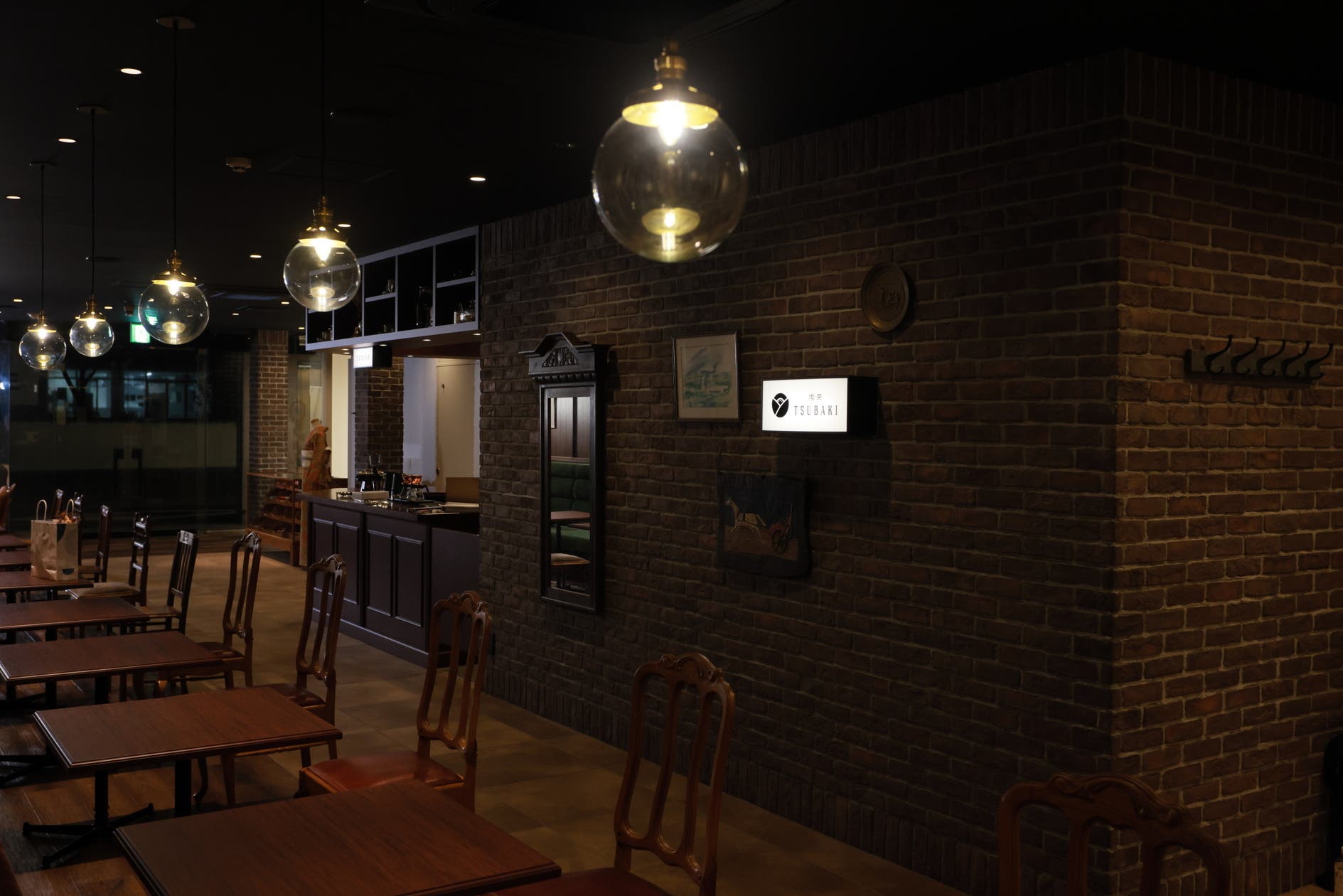 近鉄奈良駅から徒歩6分、JR奈良駅から徒歩10分の喫茶店。2024年オープンで新しい店内。の写真5