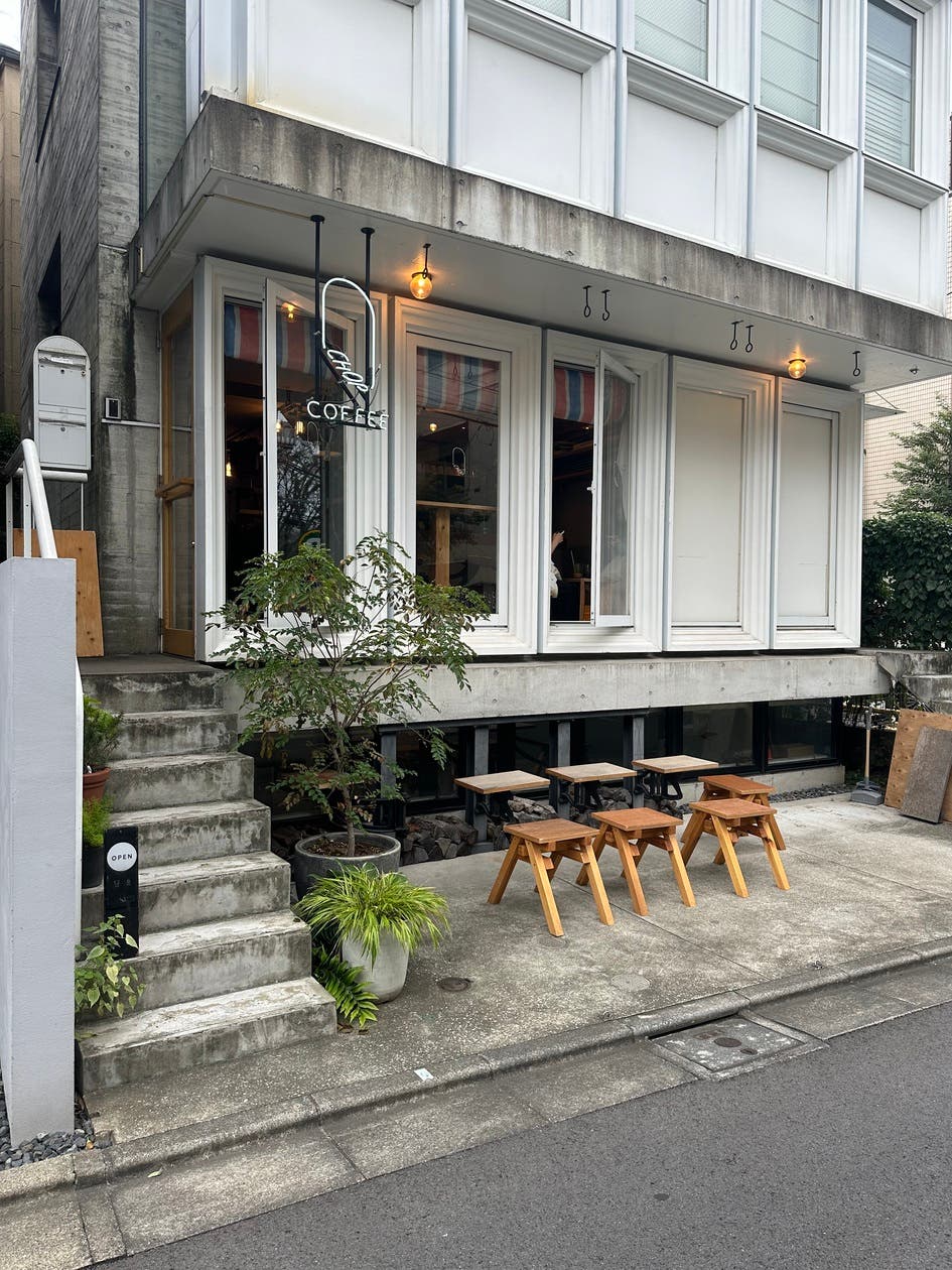 表参道駅徒歩7分、1階にはカフェ併設の自由空間の写真9