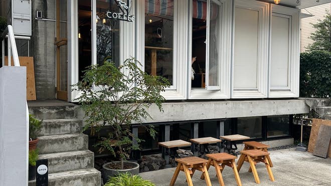 表参道駅徒歩7分、1階にはカフェ併設の自由空間の写真9