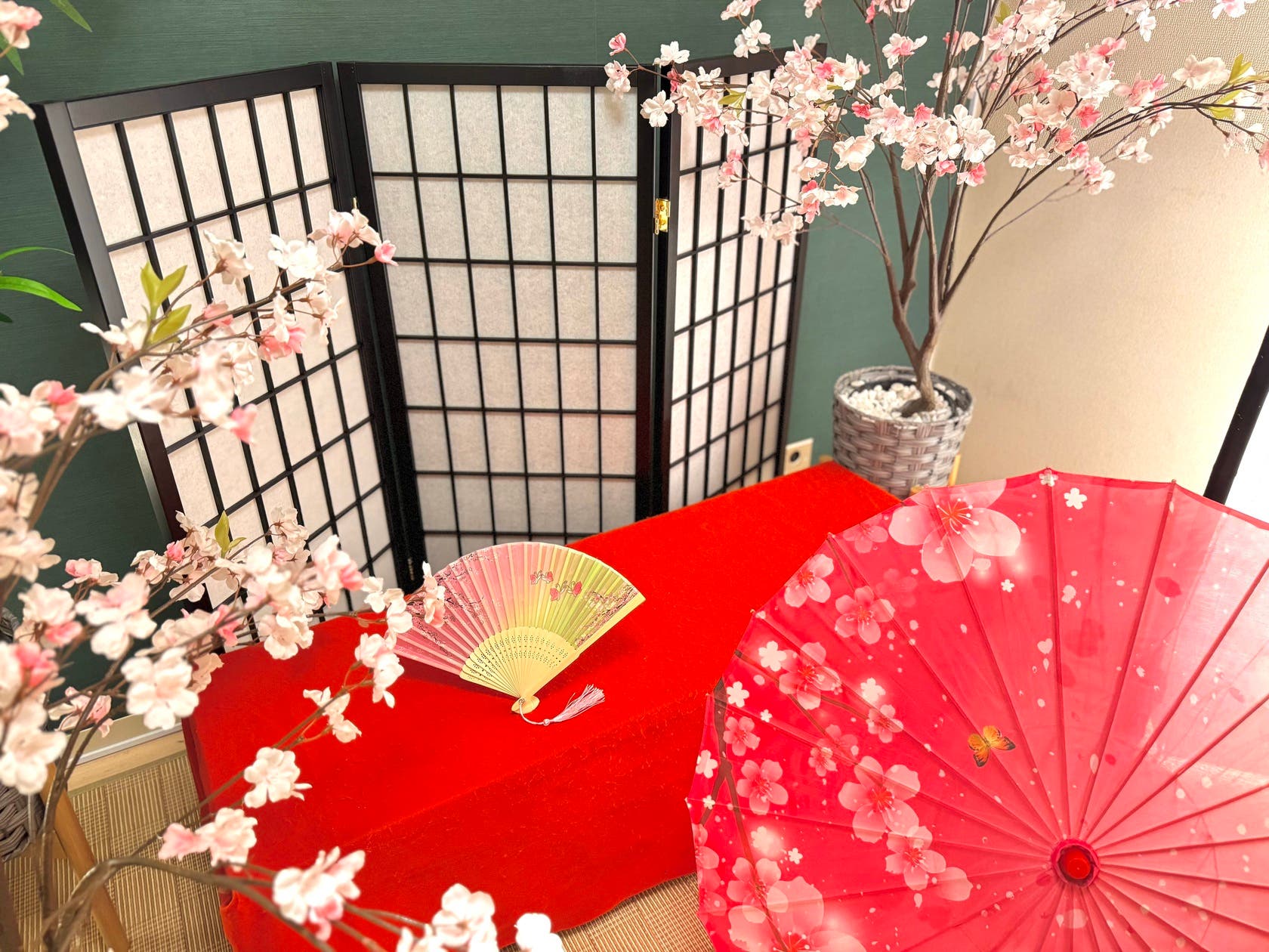 🌸さくら祭り開催中🌸映える和室✕ミニ日本庭園🏮浅草/田原町4分🪭和服•コスプレ撮影•デート•パーティーに⭕️75型TVの写真3