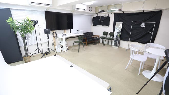 【新宿駅直結D5出口徒歩1分】シーズスタジオ新宿西口 / カメラ一つで撮影が出来る本格フォトスタジオ/白ホリ/機材無料の写真4