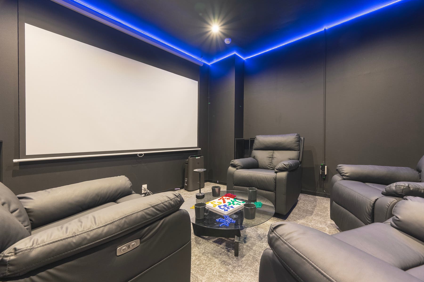 スペモシネマ🎬駅徒歩4分🚶‍♀️ゴミ無料🆓プロジェクター🎥デート💓映画鑑賞🎬774_SpemoCINEMA西船橋の写真2