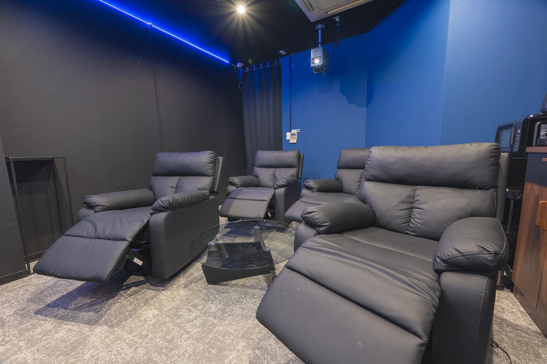 スペモシネマ🎬駅徒歩4分🚶‍♀️ゴミ無料🆓プロジェクター🎥デート💓映画鑑賞🎬774_SpemoCINEMA西船橋の写真12