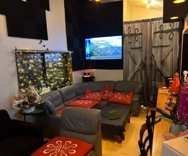 駐車場10台無料・貸し会議室・推し活会・お教室・ママ会・カラオケスタジオ・音楽スタジオ・1日スナック&バー店主の写真2