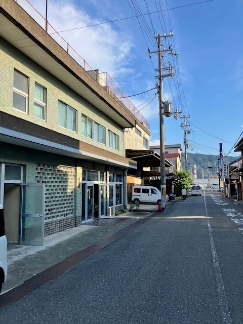 海南市黒江にある昭和レトロビル1Fの幅広い用途で使えるフリースペース（映像設備・キッチン・ホール20席）の写真7