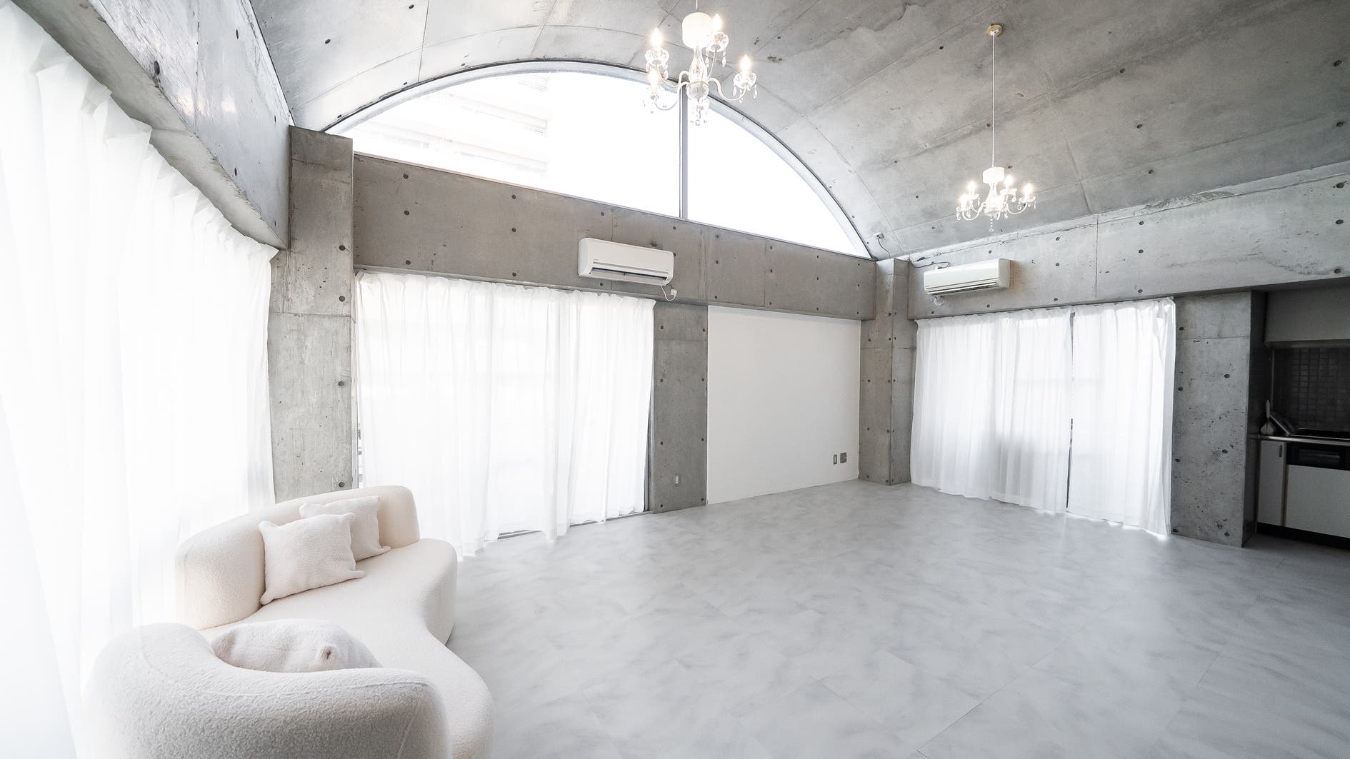 新規Open❤︎撮影機材多数/自然光/コンクリ壁/高天井/各種事業主様募集【撮影会・POP UP】名古屋/昭和区の写真1