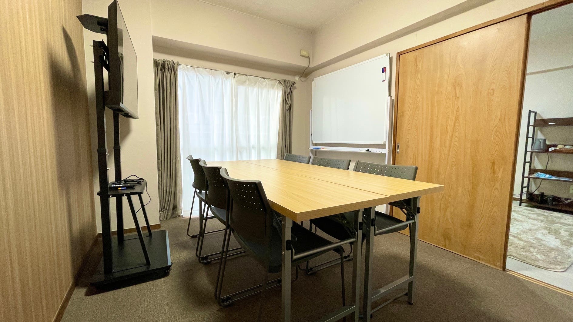 名古屋駅から徒歩5分のリビング付き会議室の写真1