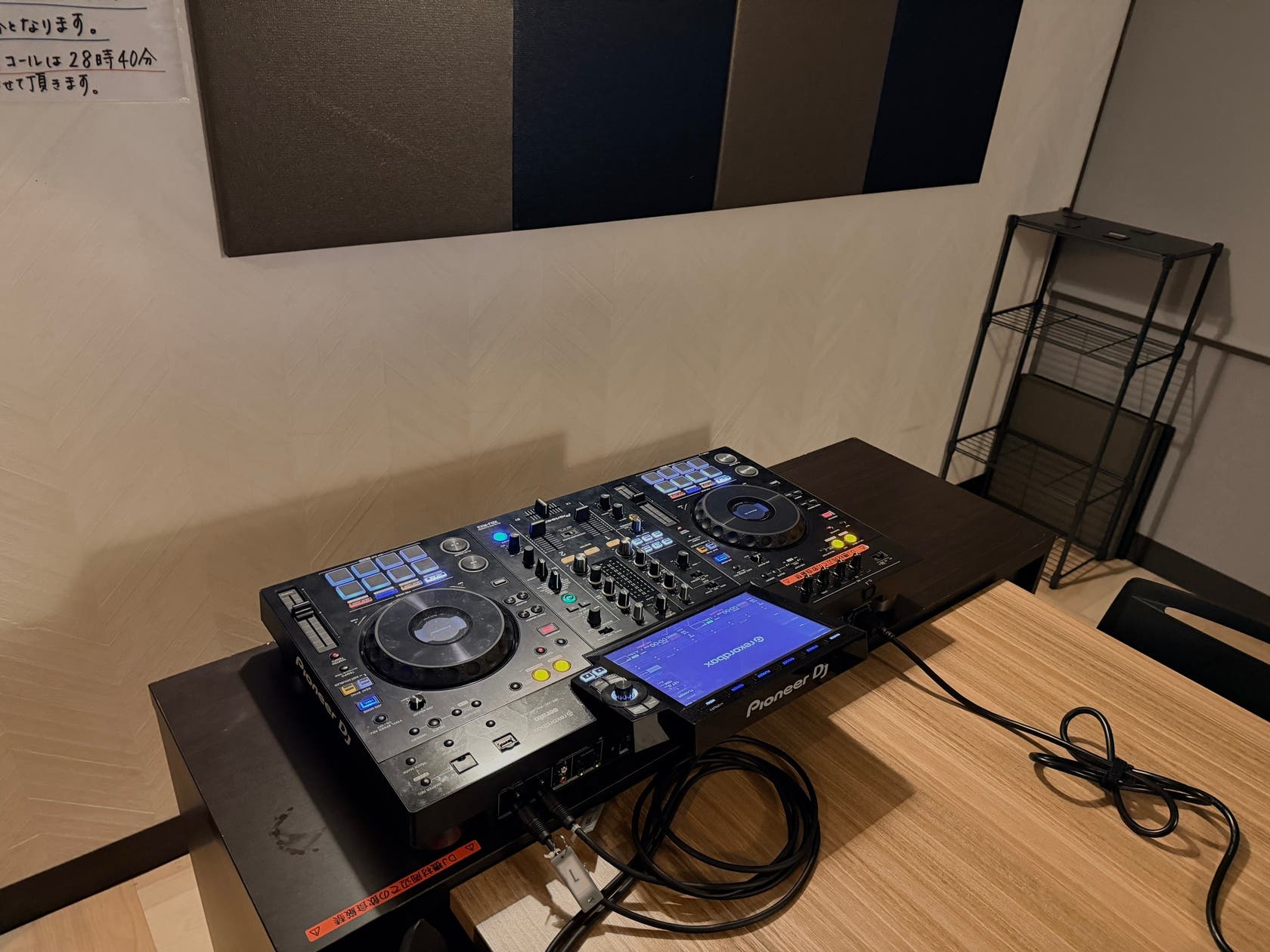 推し会、ボードゲームなど可能な多目的レンタルスペース。DJ練習、動画鑑賞会などにもの写真5