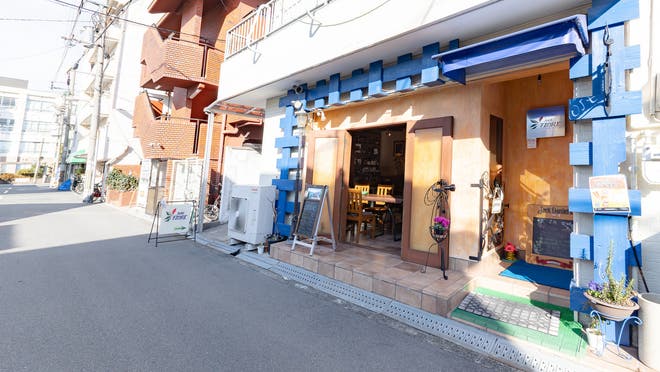 【相川駅徒歩3分】Bar fiore 路面店!一枚板カウンターのバースペース|大人のプライベートバーを貸切の写真30