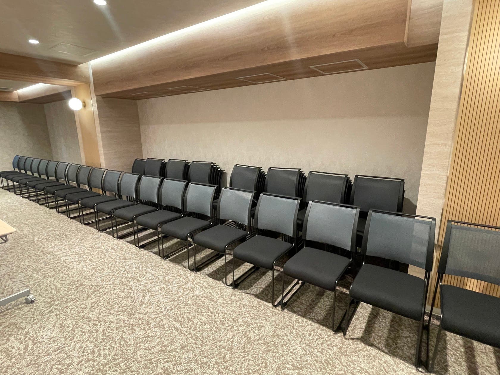 TS新橋4F【新橋駅 徒歩1分】セミナー 研修 パーティー ♥控室あり！ 飲食 OK 無料WiFi 駅近★の写真20