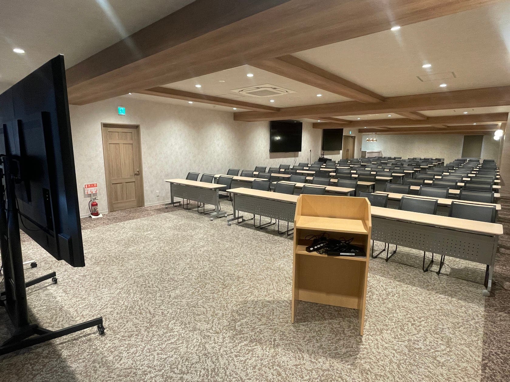 TS新橋4F【新橋駅 徒歩1分】セミナー 研修 パーティー ♥控室あり！ 飲食 OK 無料WiFi 駅近★の写真25