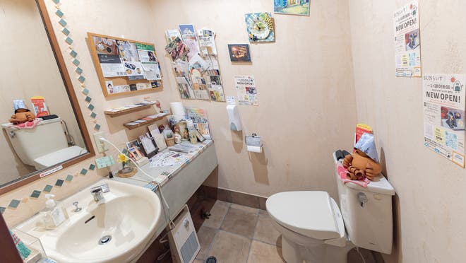 【相川駅徒歩3分】Bar fiore 路面店!一枚板カウンターのバースペース|大人のプライベートバーを貸切の写真25