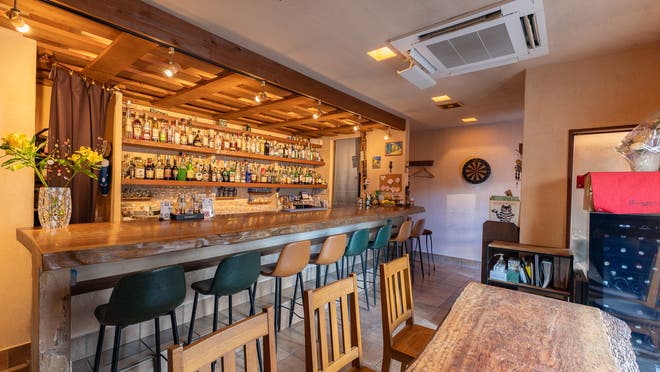 【相川駅徒歩3分】Bar fiore 路面店!一枚板カウンターのバースペース|大人のプライベートバーを貸切の写真7