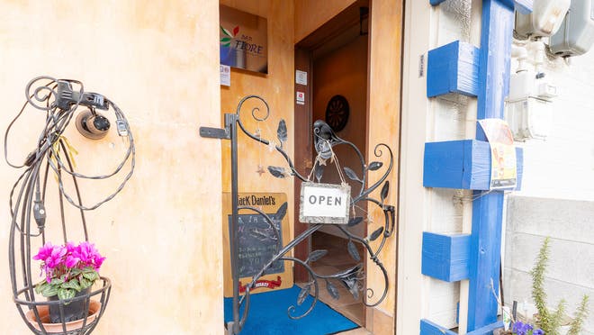 【相川駅徒歩3分】Bar fiore 路面店!一枚板カウンターのバースペース|大人のプライベートバーを貸切の写真26