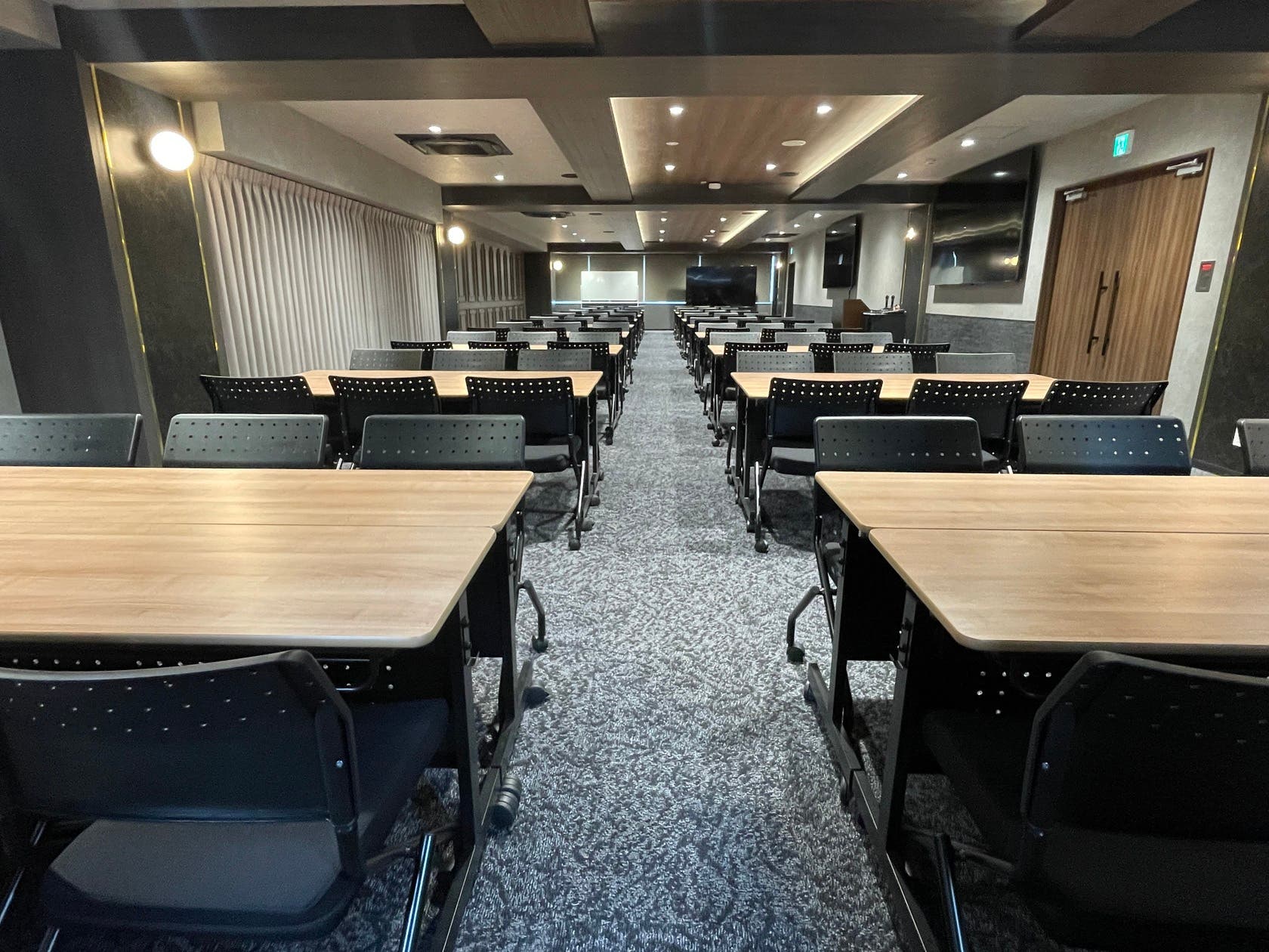 TS新橋5F【新橋駅 徒歩1分】セミナー 研修 パーティー ♥控室あり！ 飲食 OK 無料WiFi 駅近★の写真27