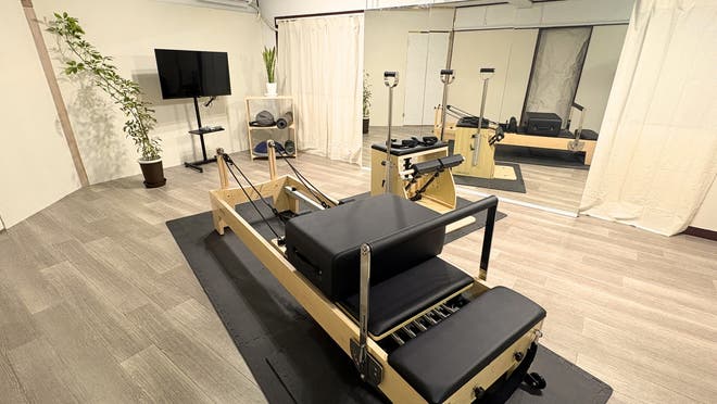 【天神・赤坂5分】完全個室マシンピラティス!リフォーマー&チェア完備!撮影・レッスン・独立開業にの写真2