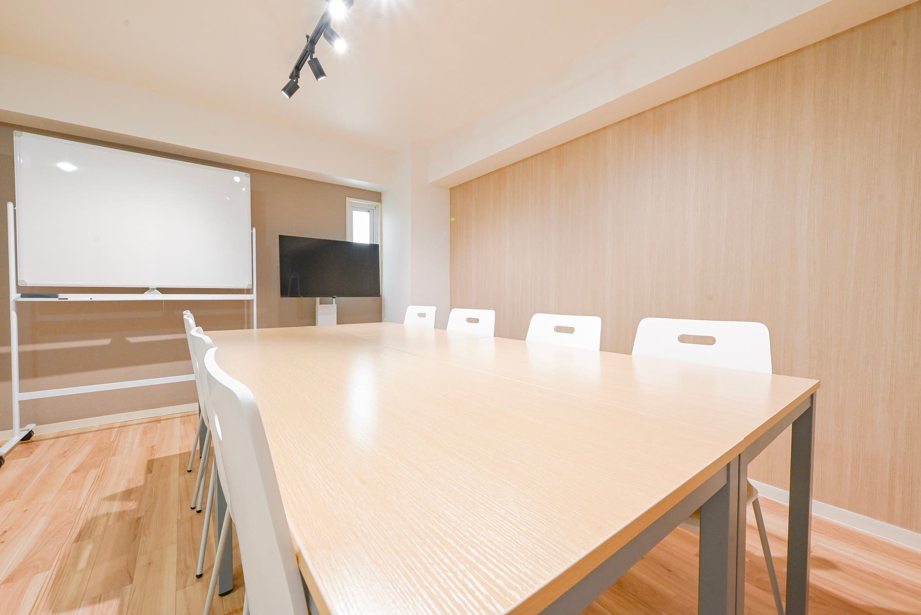 【駅近/スマイリ会議室】名古屋駅 徒歩3分/最大12名/Wi-Fi/セミナー/ミーティング/Web会議/モニター/ボードゲームの写真11