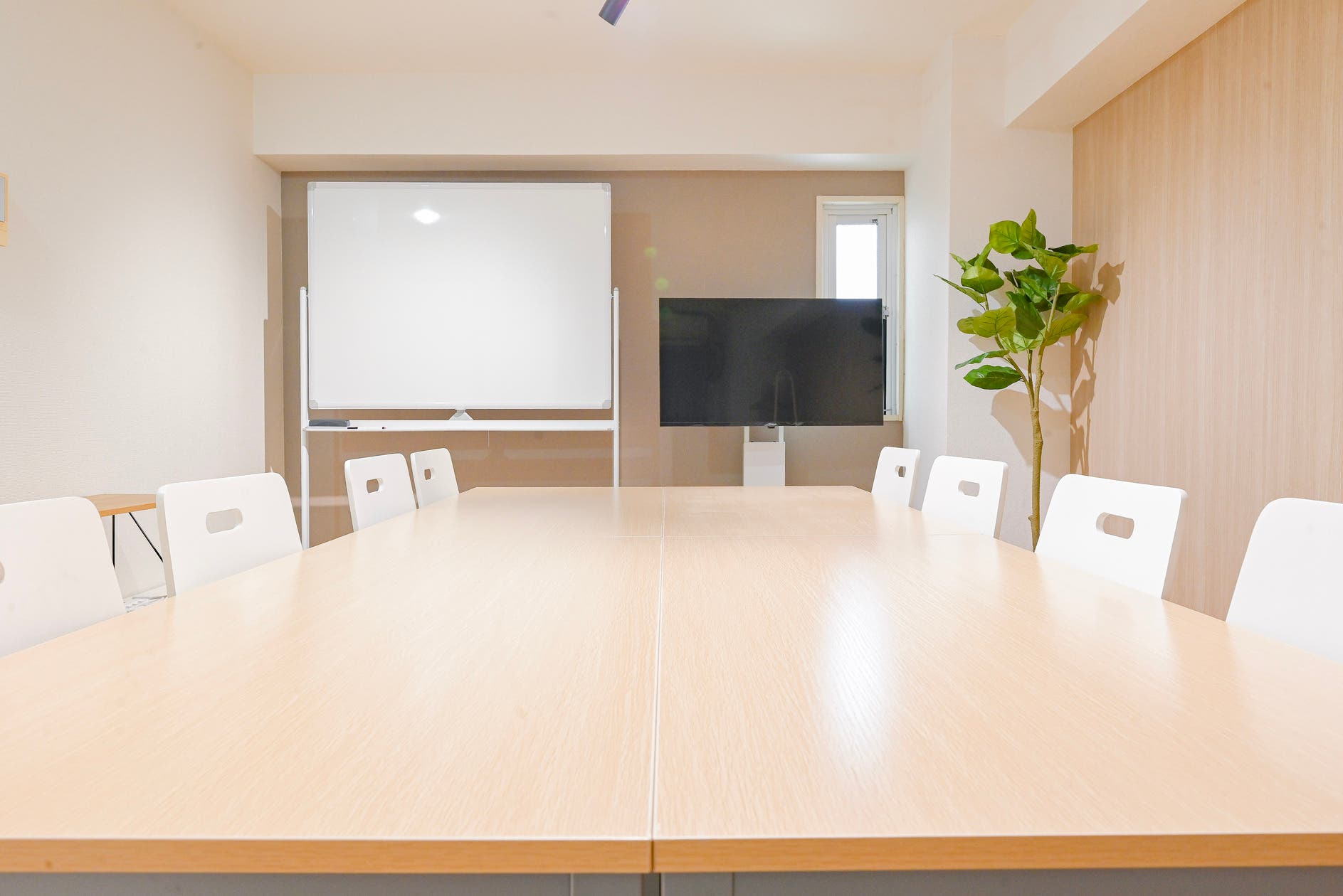 【駅近/スマイリ会議室】名古屋駅 徒歩3分/最大12名/Wi-Fi/セミナー/ミーティング/Web会議/モニター/ボードゲームの写真8