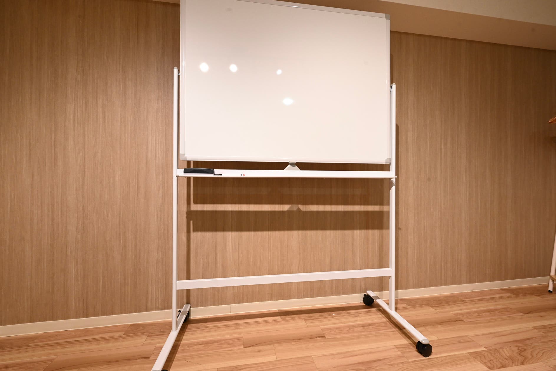 【駅近/スマイリ会議室】名古屋駅 徒歩3分/最大12名/Wi-Fi/セミナー/ミーティング/Web会議/モニター/ボードゲームの写真15