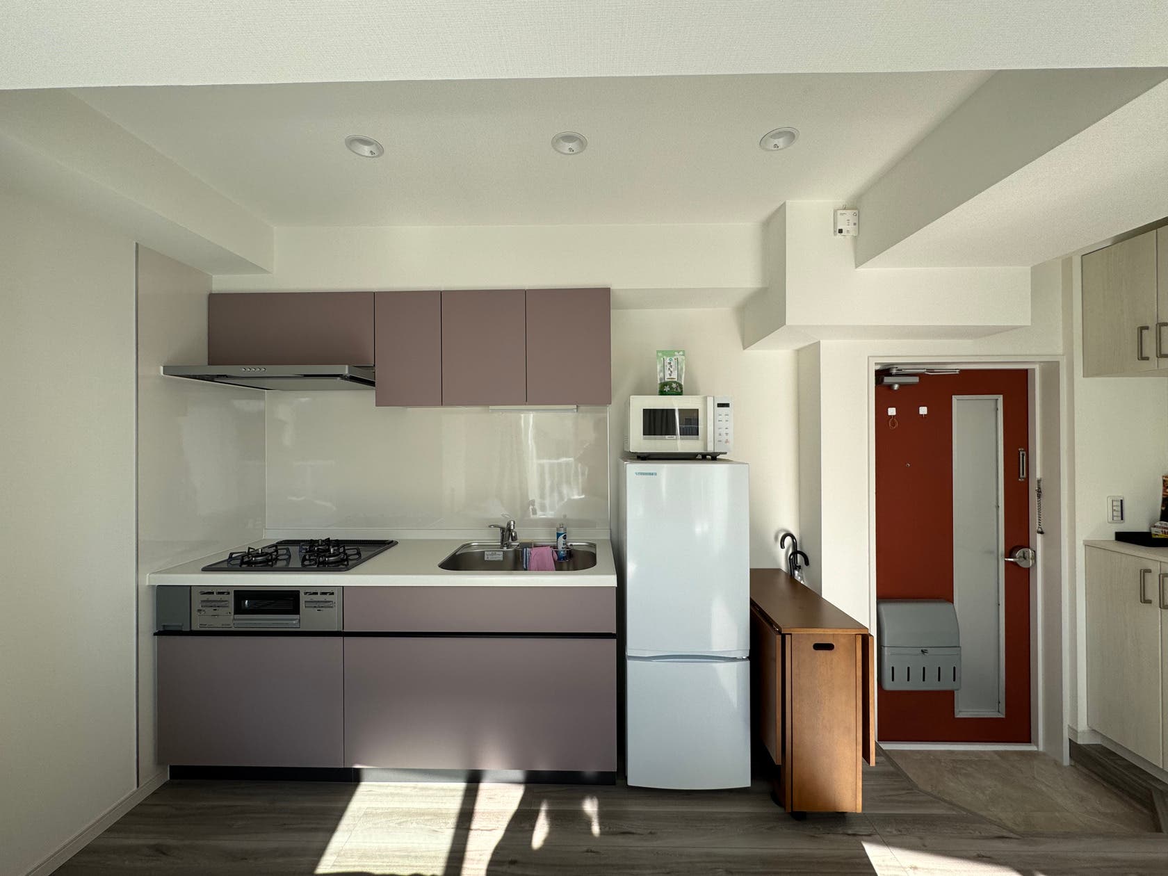 【横浜駅8分】リノベーション済み広々空間✨ルーフバルコニー付/高速WiFi/撮影・🌈女子会・テレワークの写真2