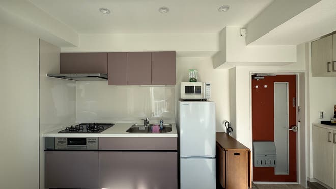 【横浜駅8分】リノベーション済み広々空間✨ルーフバルコニー付/高速WiFi/撮影・🌈女子会・テレワークの写真2