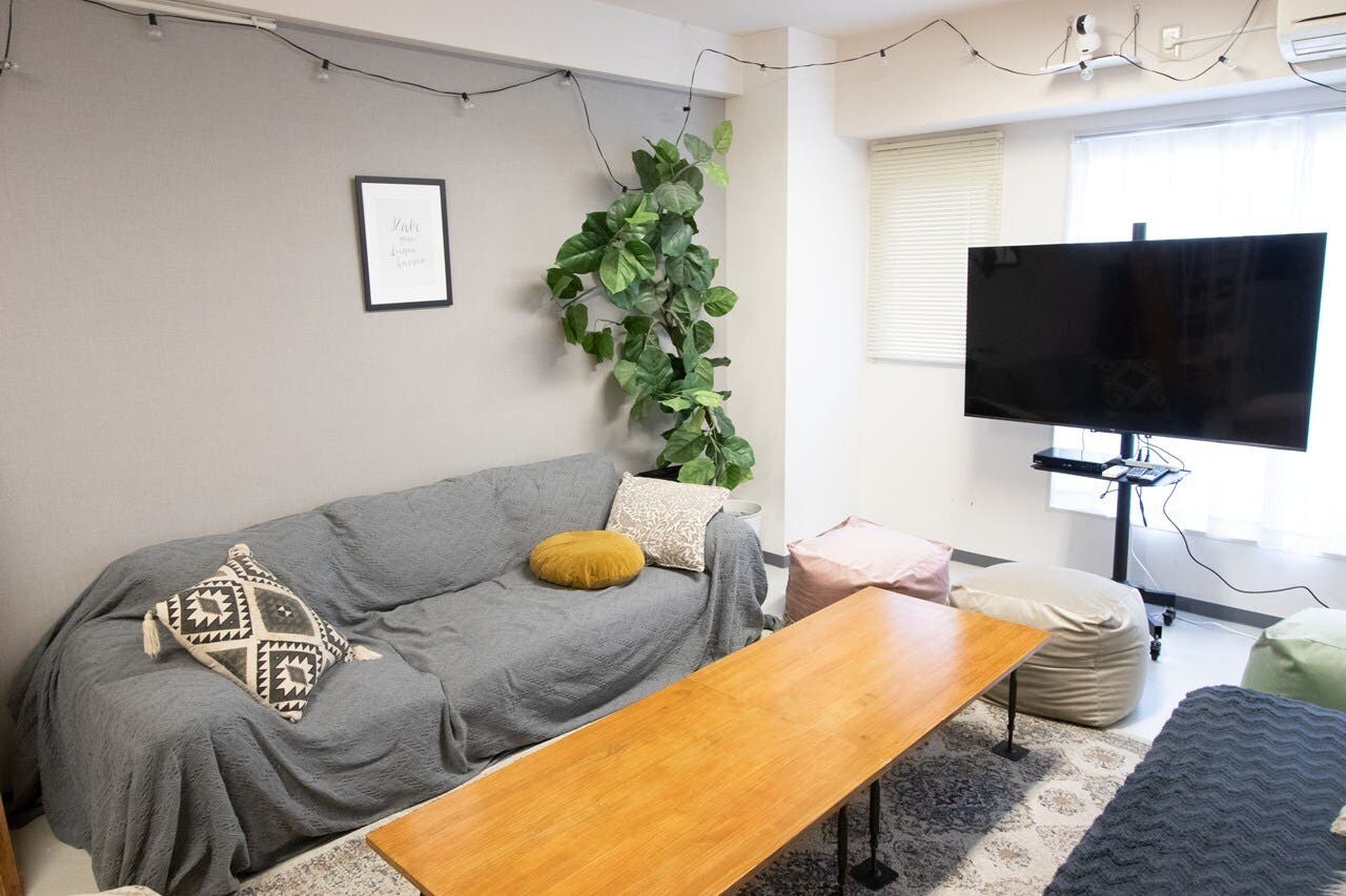 📺55型4Kテレビ+Blue-rayプレイヤー & ラクレット他無料💰 🚶渋谷駅徒歩3分🚶女子会/ママ友会/撮影/の写真1