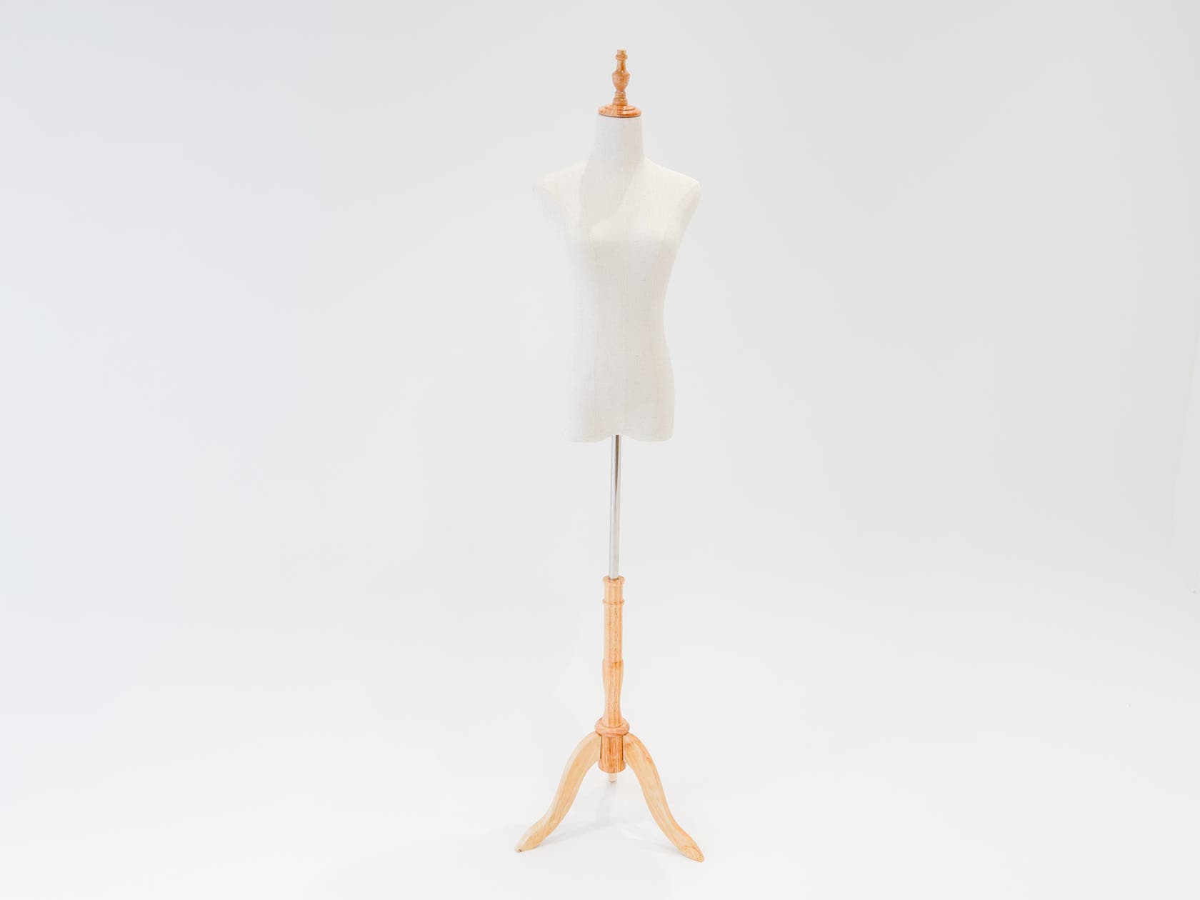 【超エキチカ✨新宿三丁目駅徒歩1分】天井高3ｍ/広々64㎡/8mの窓から溢れる陽の光/プロカメラマン監修の空間・機材（無料）の写真16