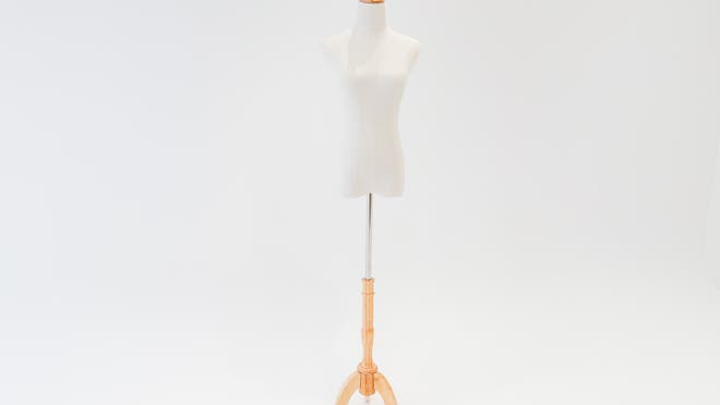 【超エキチカ✨新宿三丁目駅徒歩1分】天井高3m/広々64㎡/8mの窓から溢れる陽の光/プロカメラマン監修の空間・機材(無料)の写真16