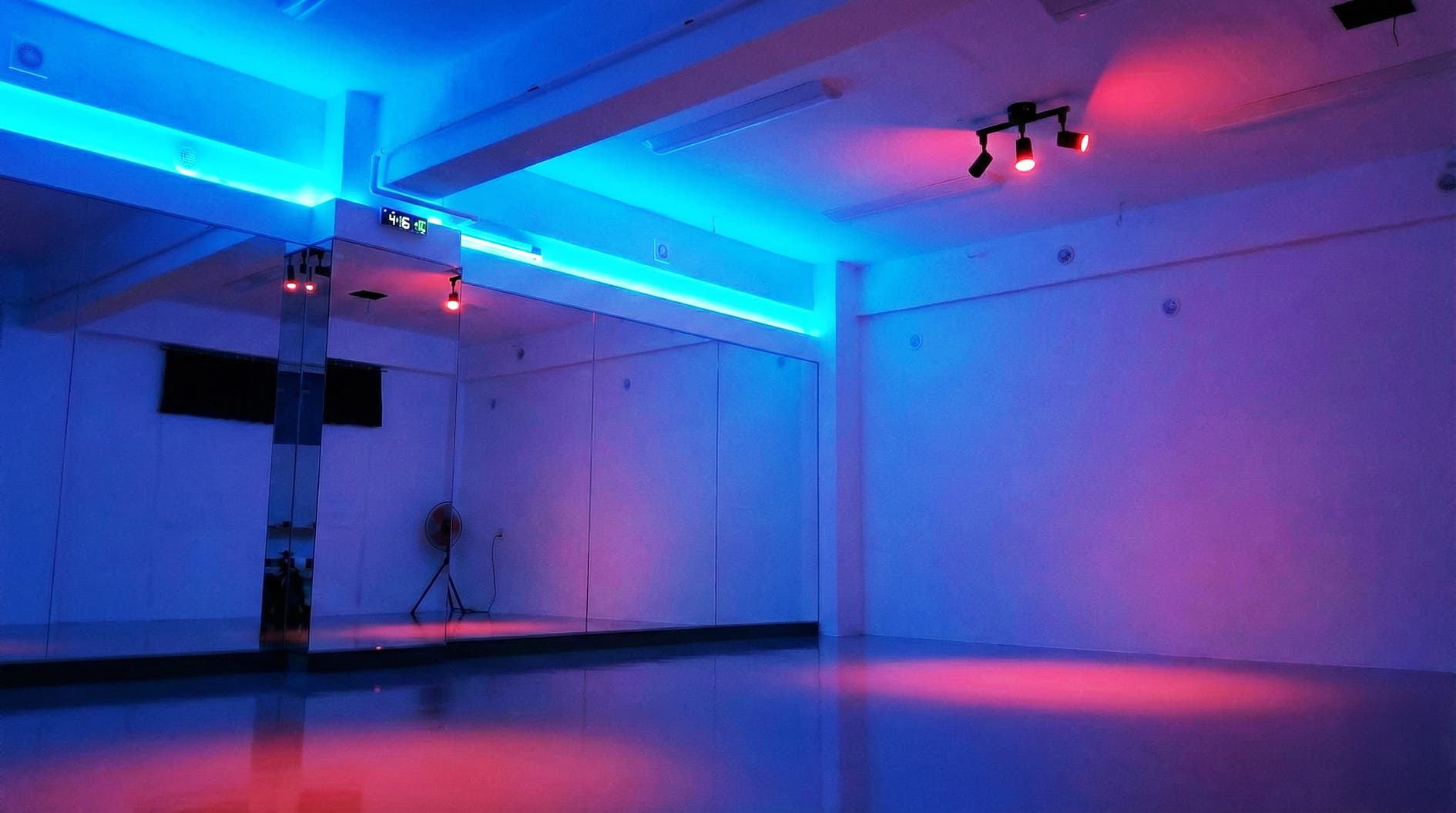 大久保駅から徒歩2分のダンススタジオの写真4