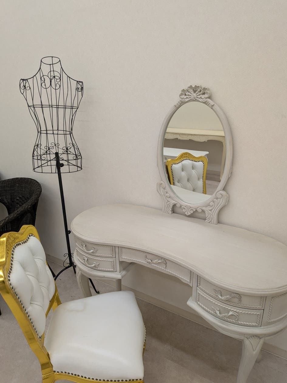 船場センタービル内の撮影スタジオ。アンティーク調家具など作り込み可能で推し活・衣装撮影や商品撮影やアーティスト写真に最適！の写真4