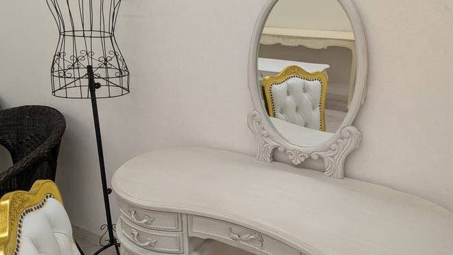 船場センタービル内の撮影スタジオ。アンティーク調家具など作り込み可能で推し活・衣装撮影や商品撮影やアーティスト写真に最適!の写真4