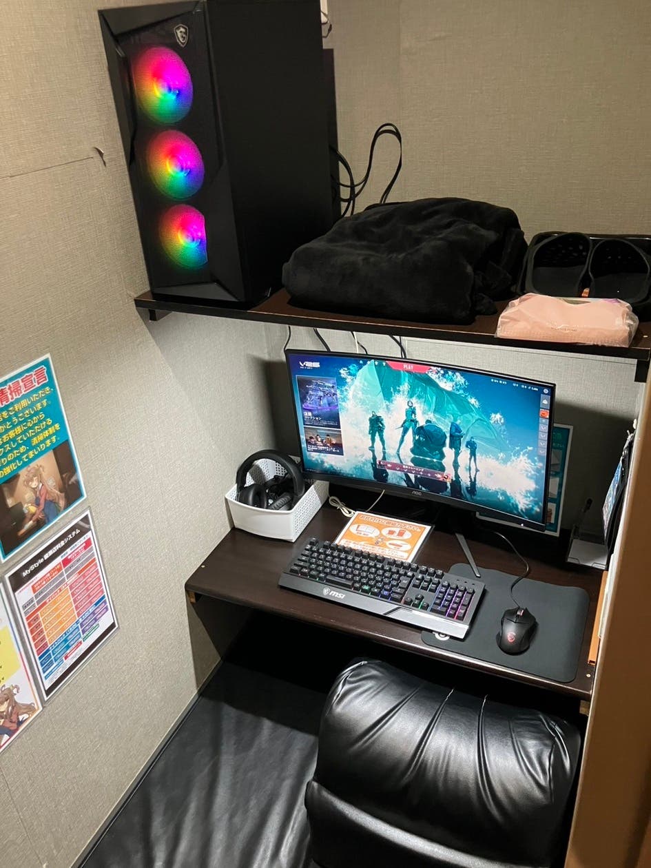 【防音完全個室】【配信・VC可】JR綾瀬駅西口から徒歩10秒、24時間いつでも使える、ネットカフェ併設のesports施設の写真2