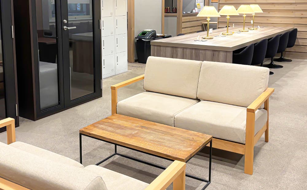 【1～4名ソファ席】池袋駅徒歩1分！フリードリンク/Wi-Fi/充電器/テレワークや商談に最適の写真1