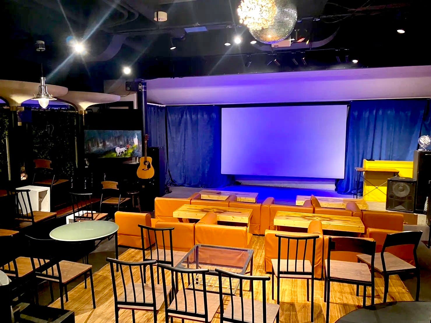 赤坂駅から徒歩3分／キャパ45〜50名／飲食可、音響照明完備のイベントスペースの写真9