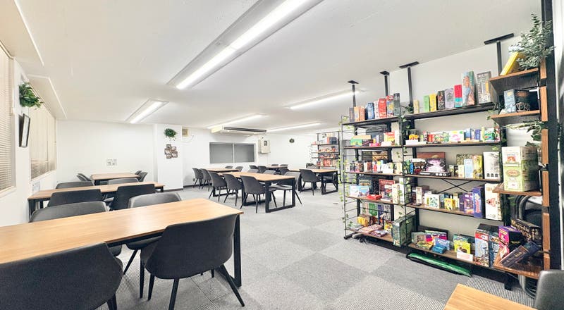 NEW!【秋葉原3分】最大36名着席🎉人気ボドゲ400種類以上♪大人気ボドゲカフェ貸切利用🚃懇親会/イベント利用にも🎤