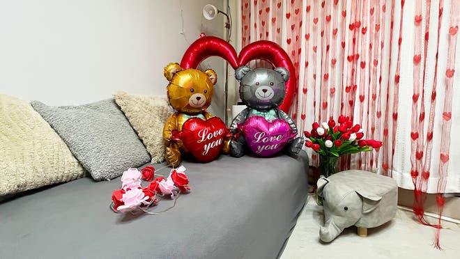 〖期間限定〗バレンタイン装飾×プライベートシアター✨ 最大4名|55型大型TV|名古屋駅7分の写真6