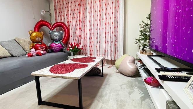 〖期間限定〗バレンタイン装飾×プライベートシアター✨ 最大4名|55型大型TV|名古屋駅7分の写真3