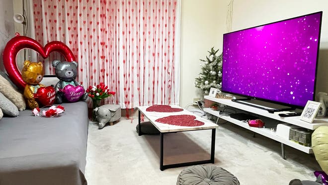 〖期間限定〗バレンタイン装飾×プライベートシアター✨ 最大4名|55型大型TV|名古屋駅7分の写真1
