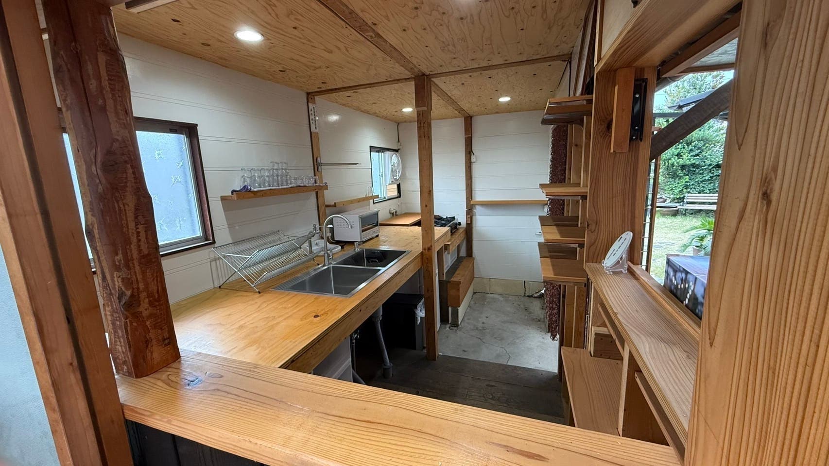 常滑駅から徒歩10分、中部国際空港駅から20分の古民家ゲストハウス。共用スペースとテラススペースのみご利用いただけます。の写真7