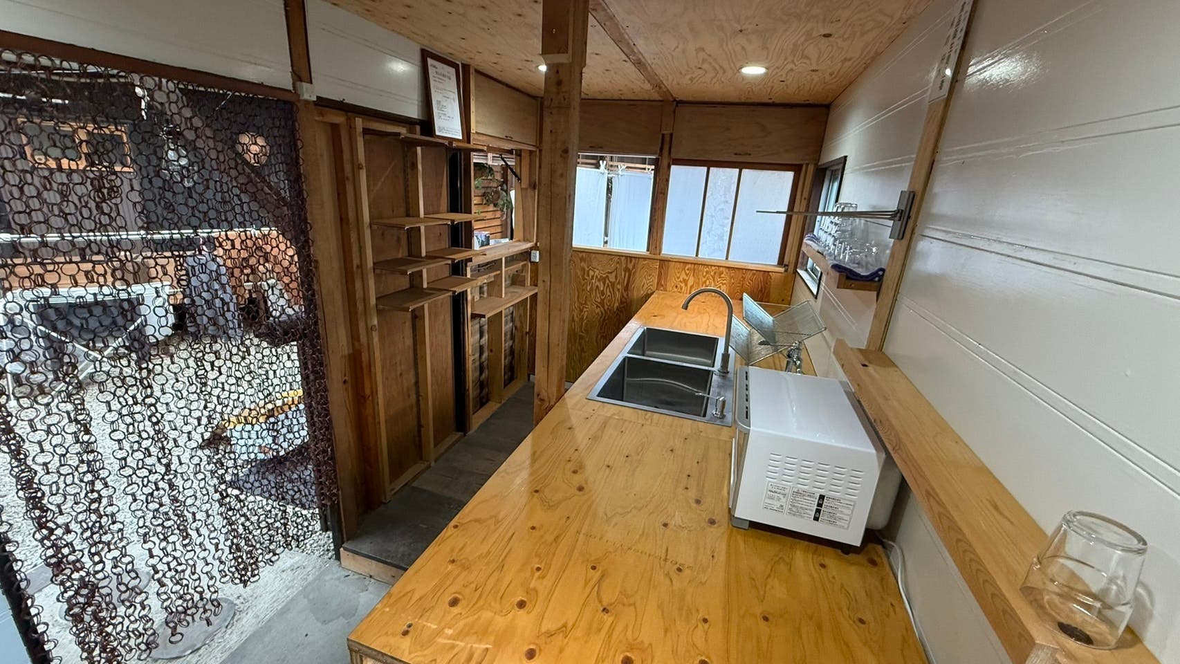 常滑駅から徒歩10分、中部国際空港駅から20分の古民家ゲストハウス。共用スペースとテラススペースのみご利用いただけます。の写真9