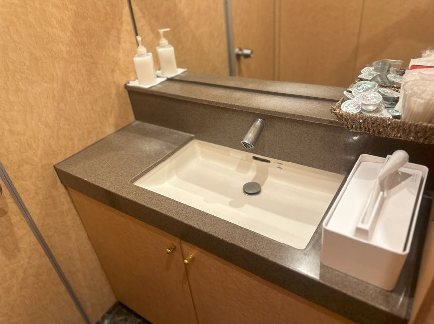 【1～4ソファ席】新橋駅徒歩1分/有人受付/デザイナーズ/電源Wi-Fi完備で商談やWeb会議に最適の写真16