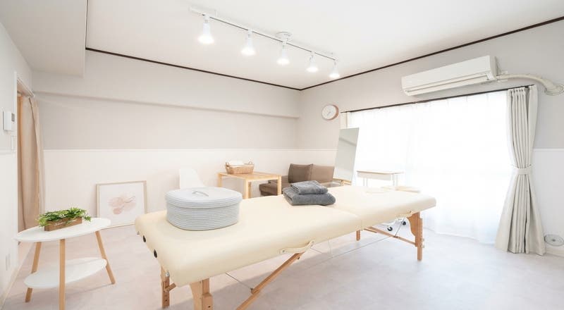 【04💐JR船橋駅北口４分すぐ/完全貸切のプライベートサロン| ✨グッと高級感を演出✨】リラク・整体・ネイル💅/２3m²
