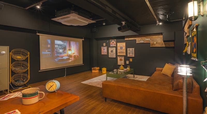スペモ🏠️学割🧑‍🎓防音◎楽器演奏可🎻大音量視聴可能！シアタールーム🎞️プロジェクター🎥撮影📸748_MOLE新橋