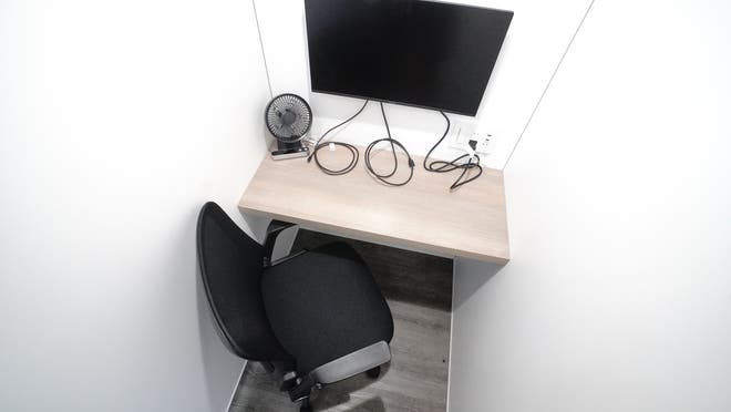 <ワークブース西荻窪駅前No.1>駅徒歩1分🚃完全個室🚪光回線Wi-Fi📶電源🔌テレワーク/ZOOM/面接/自習/作業の写真4