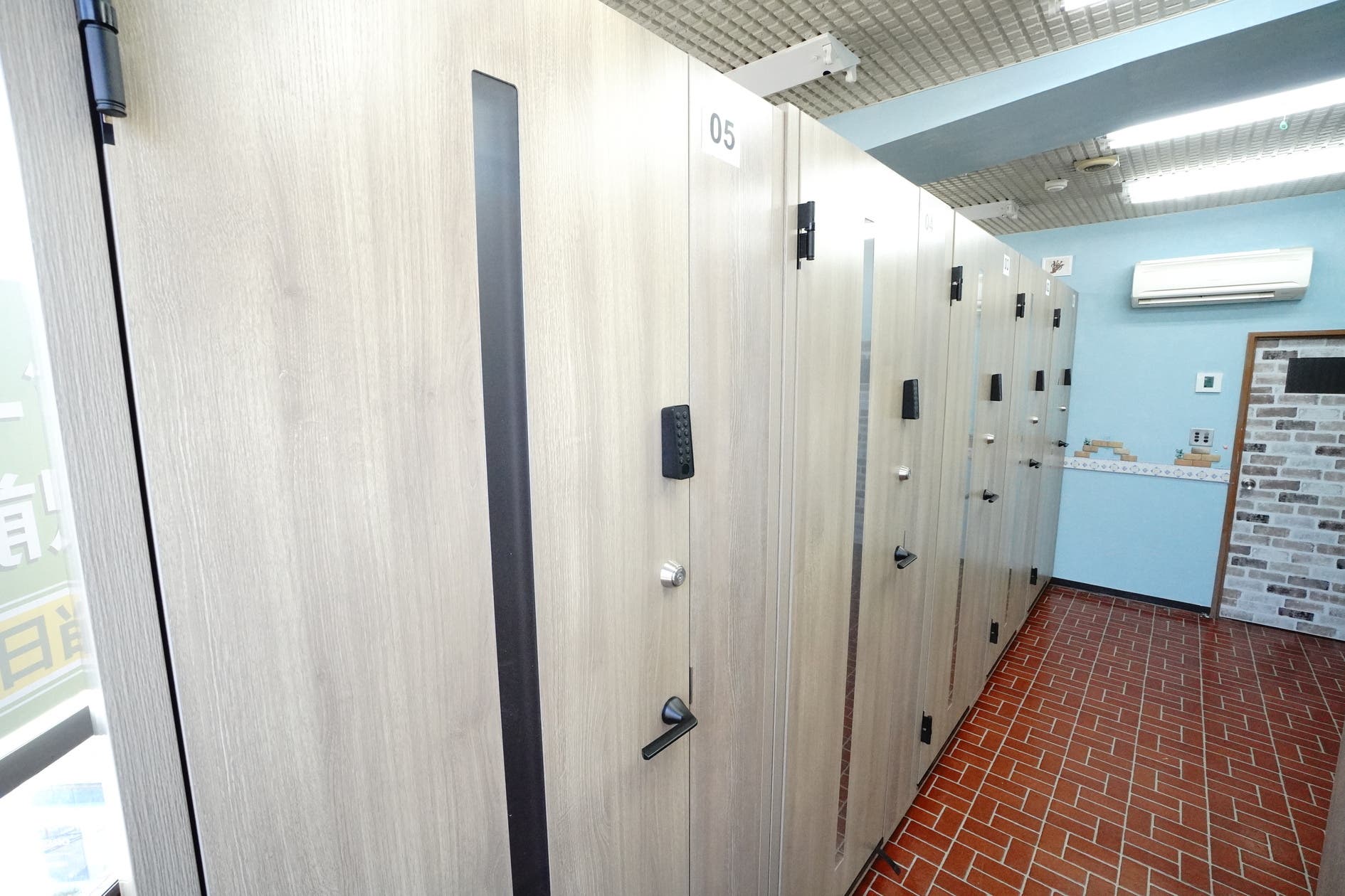 ＜ワークブース西荻窪駅前No.2＞駅徒歩1分🚃完全個室🚪光回線Wi-Fi📶電源🔌テレワーク/ZOOM/面接/自習/作業の写真7