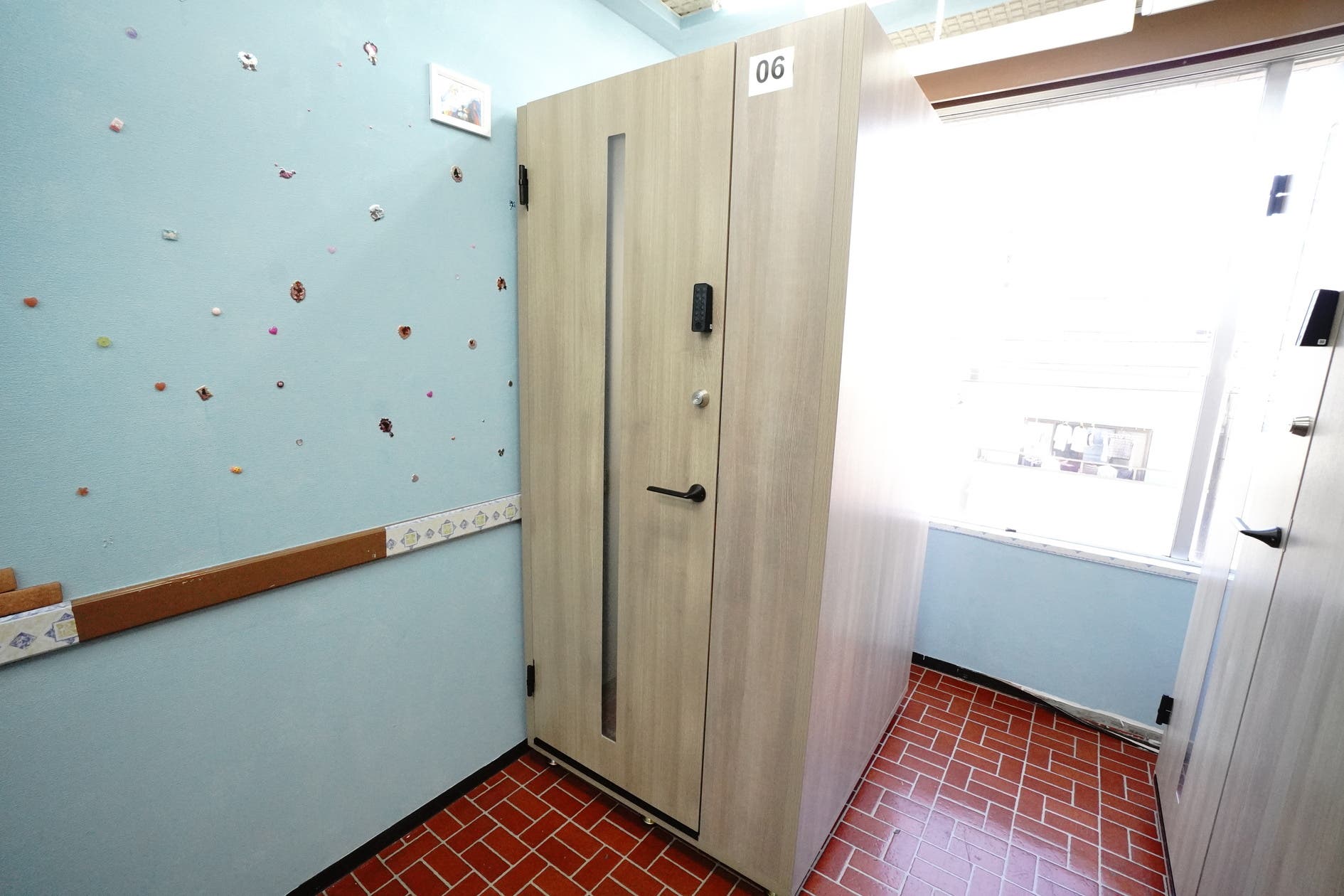 ＜ワークブース西荻窪駅前No.3＞駅徒歩1分🚃完全個室🚪光回線Wi-Fi📶電源🔌テレワーク/ZOOM/面接/自習/作業の写真6