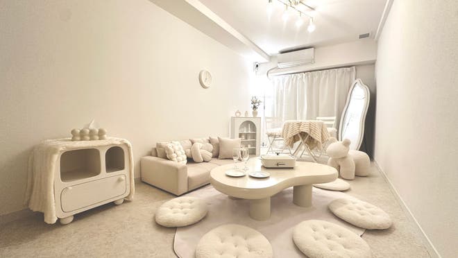 12/1open✨新宿駅徒歩10分🎉最大10名👭24H利用可🕐自然光✨大画面プロジェクターで映画/イベント/デート/女子会の写真1