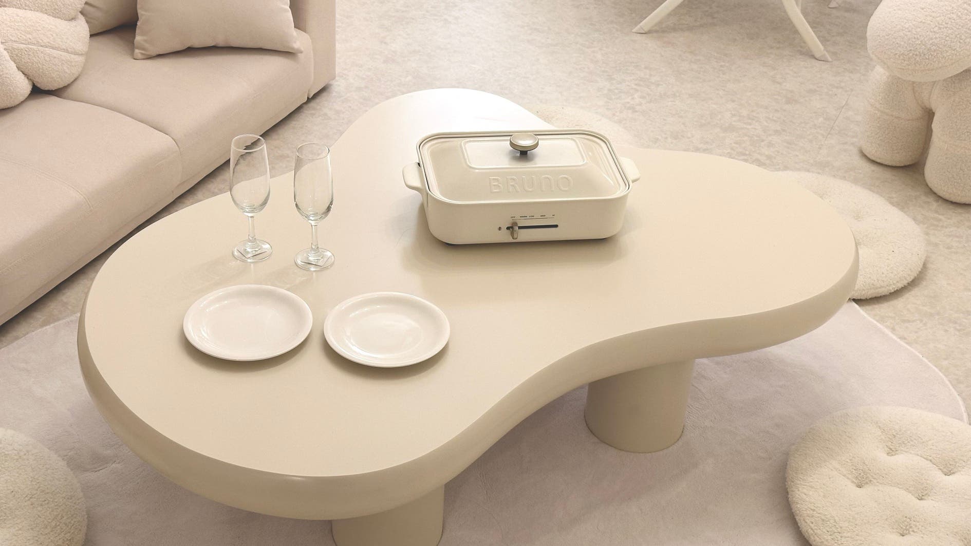 12/1open✨新宿駅徒歩10分🎉最大10名👭24H利用可🕐自然光✨大画面プロジェクターで映画/イベント/デート/女子会の写真4