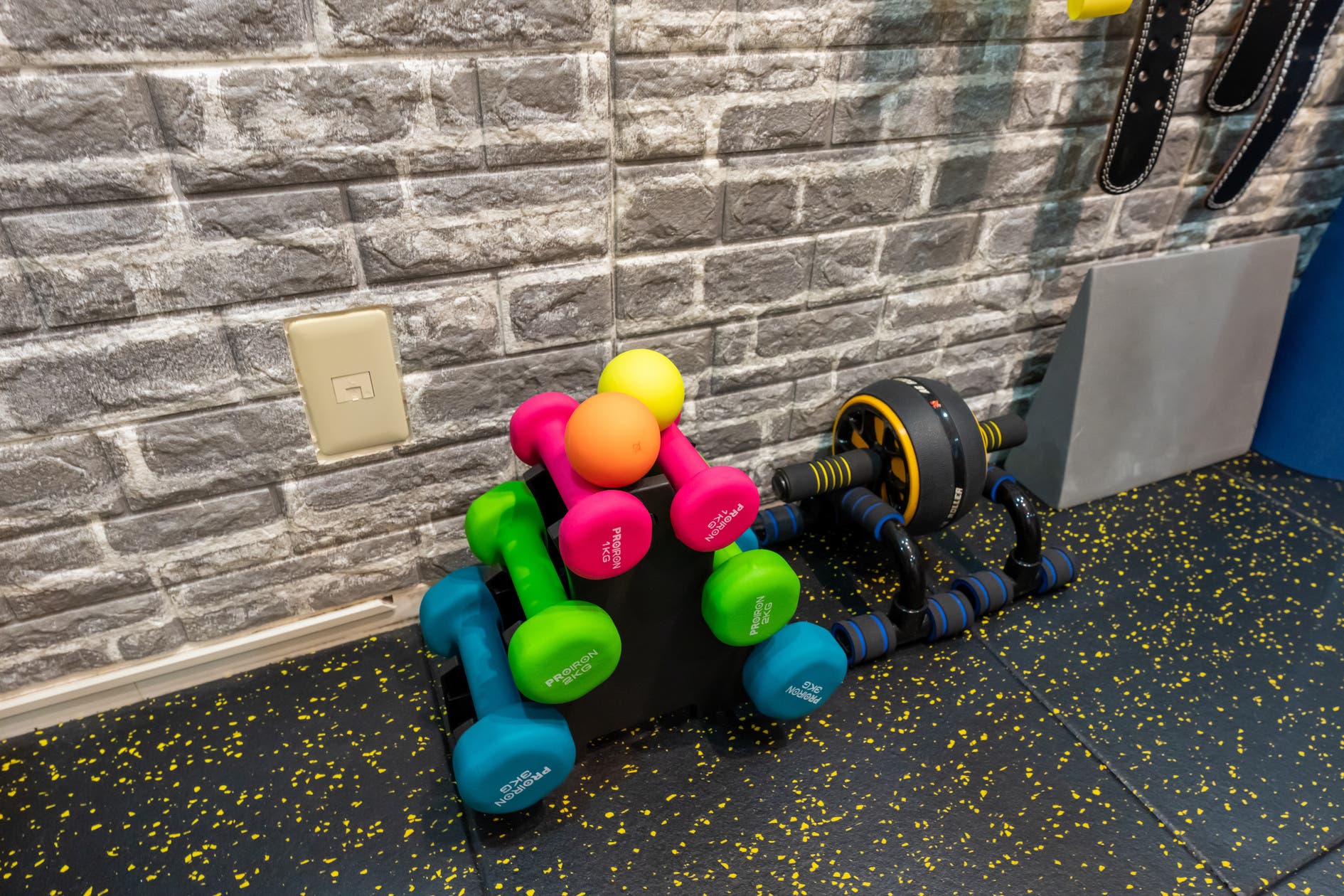 【中野駅３分神コスパジム★】マルチラック/ウェア/シューズ/シャワー無料！【30㎡】の写真5