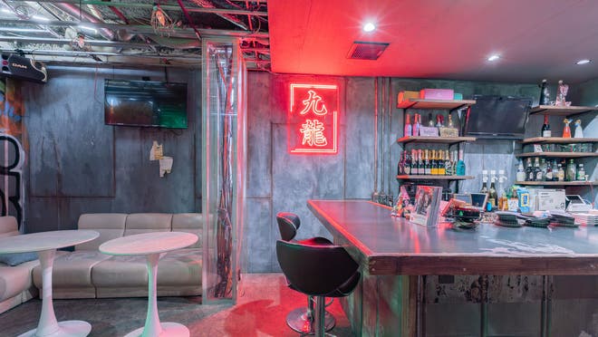 【心斎橋駅から徒歩8分】cafe&bar Ambitious 廃墟×コンセプト”を体感できる/日常から切り離されたワンシーンの写真3